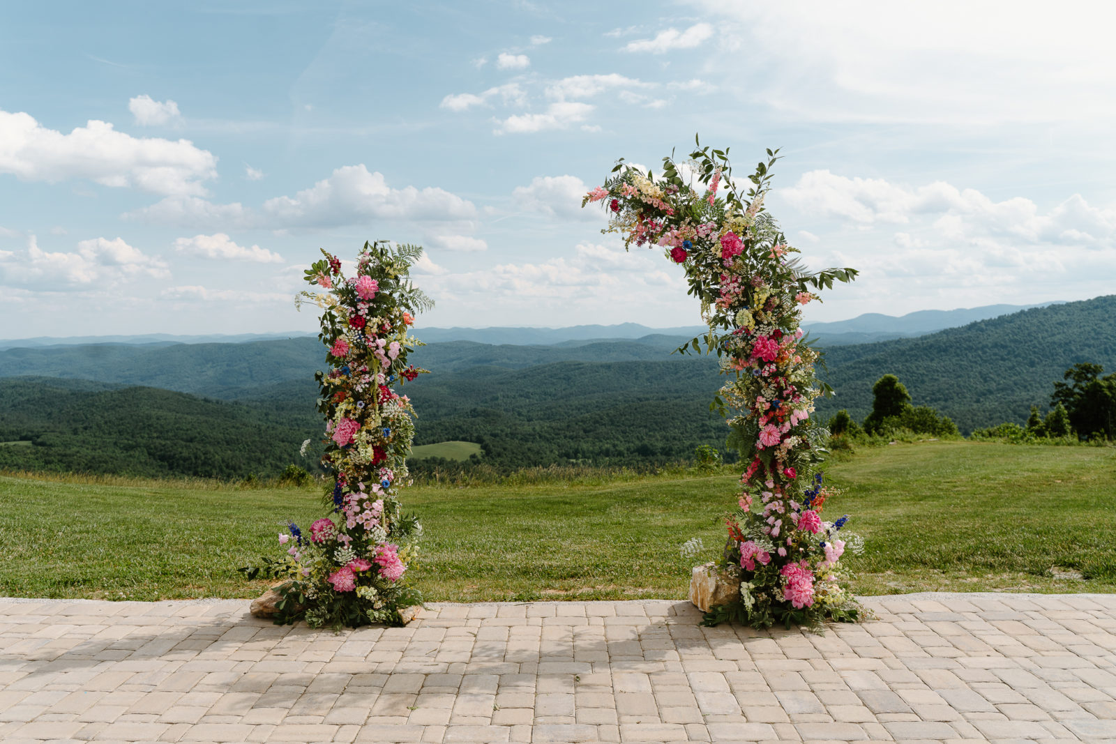 Sky Retreat | Purlear, NC Wedding Venue - shereetaylorphotography.com